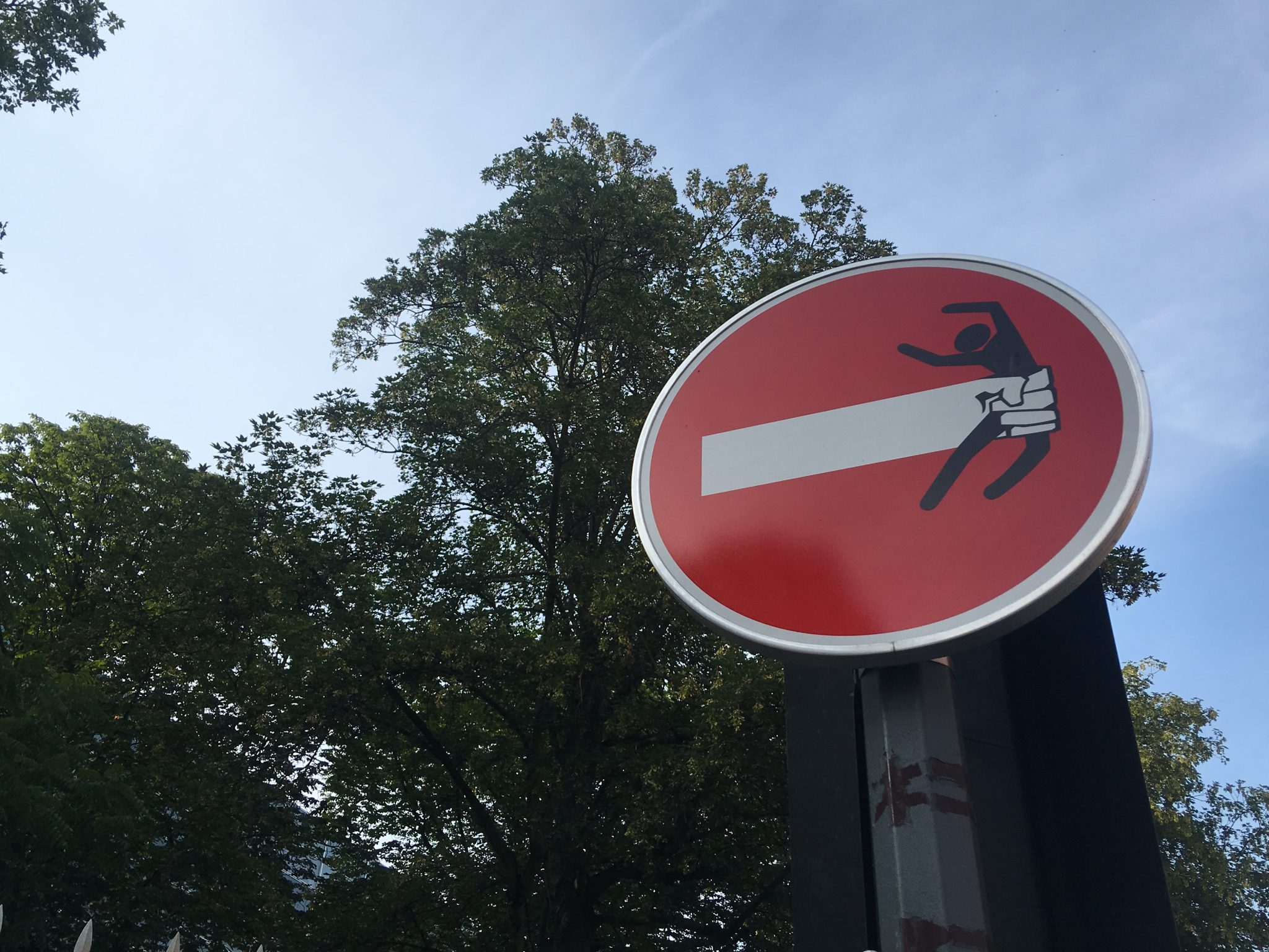 Le street-artist Clet Abraham est venu détourner les interdits de Lille ...