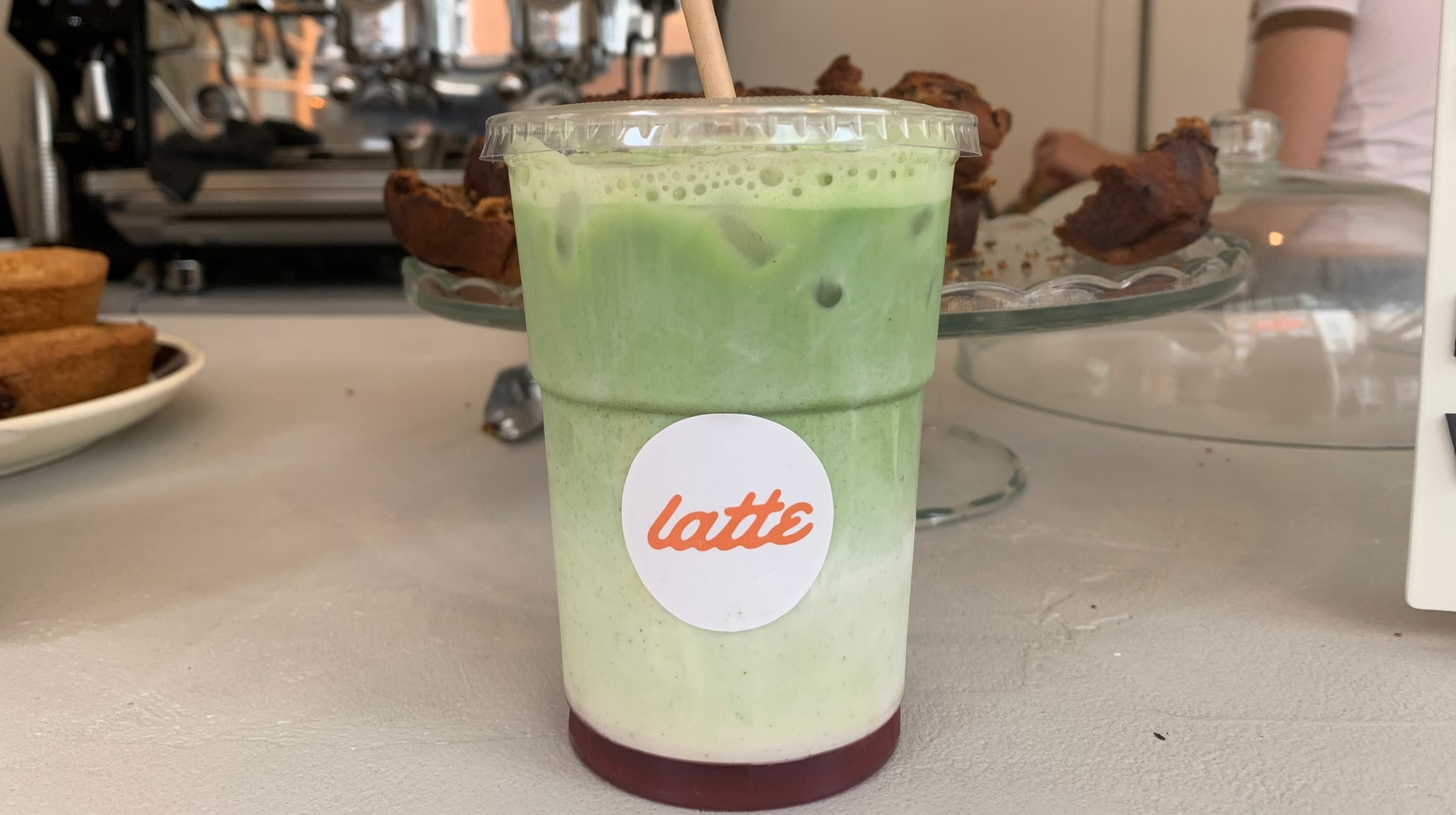 Dans le centre de Lille, le mini coffee shop Latte vient d'ouvrir ses ...
