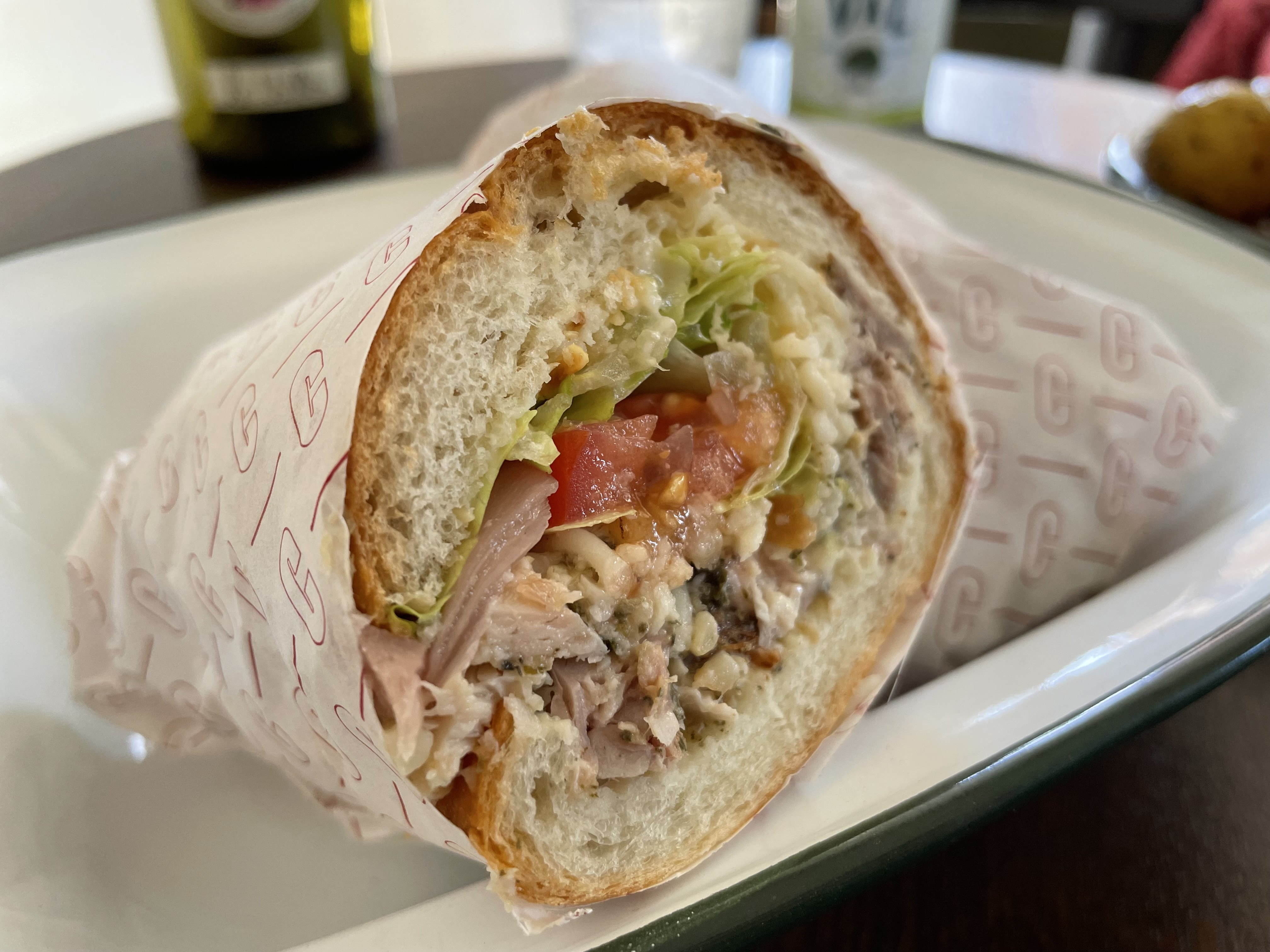 Costaud : le nouveau bar/resto/sandwicherie qui régale Lille-Centre