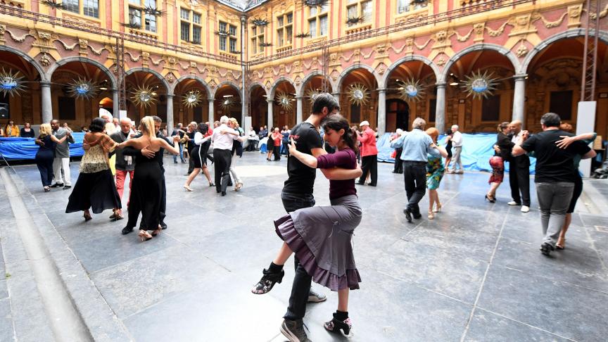Les soirées tango reviennent à la Vieille-Bourse chaque dimanche soir à Lille - 02/07/2024 - Vozer
