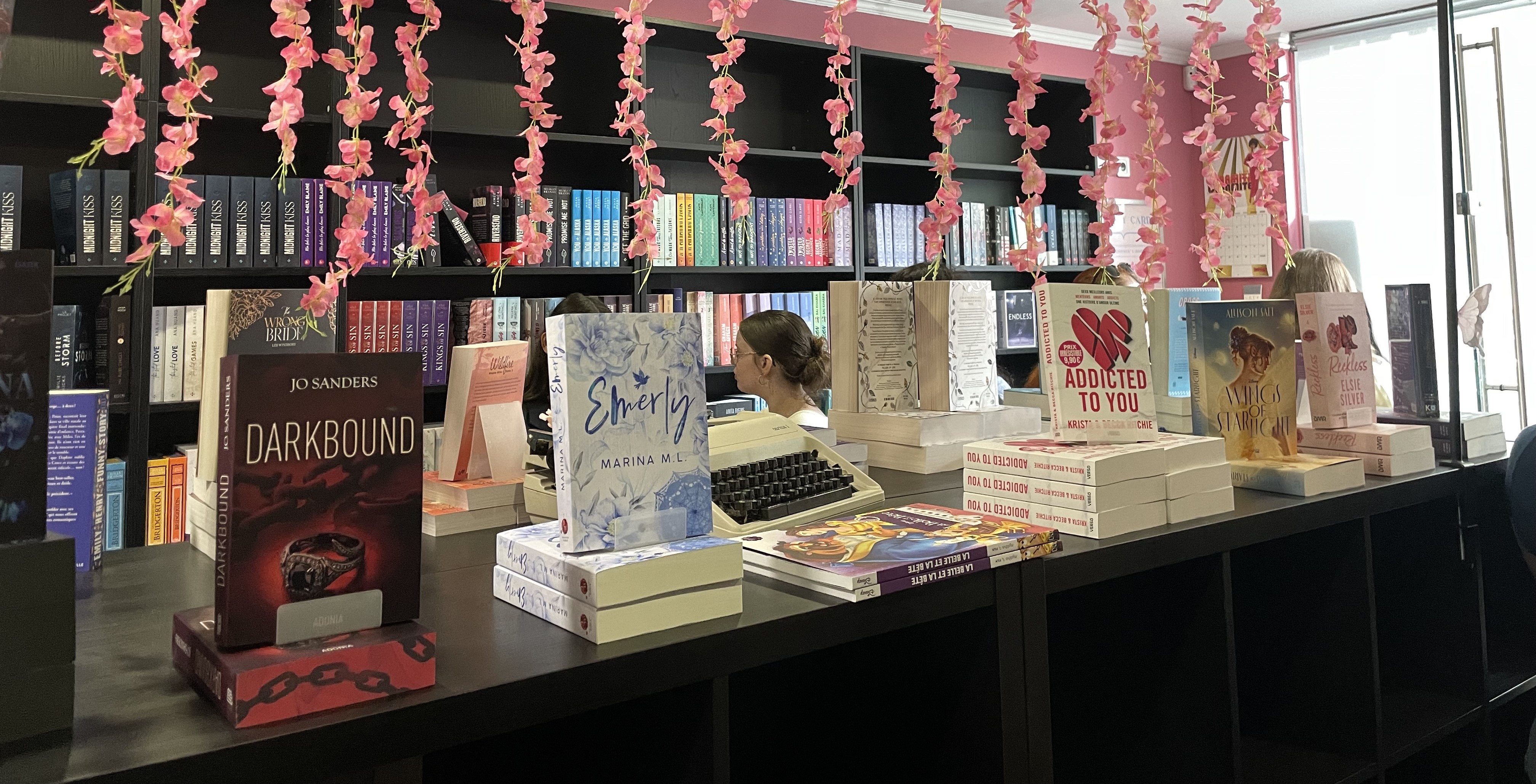 Aya Books a ouvert une librairie/salon de thé 100% romans d'amour à ...