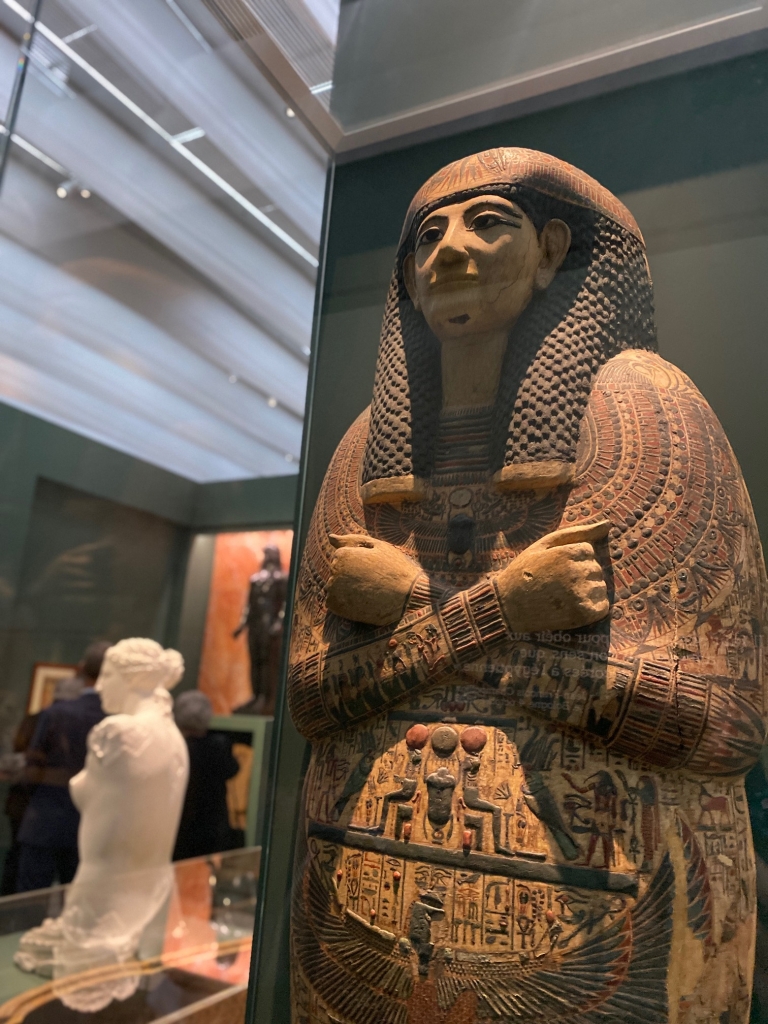 Le Louvre-Lens déchiffre la vie de Champollion et les hiéroglyphes dans sa nouvelle expo